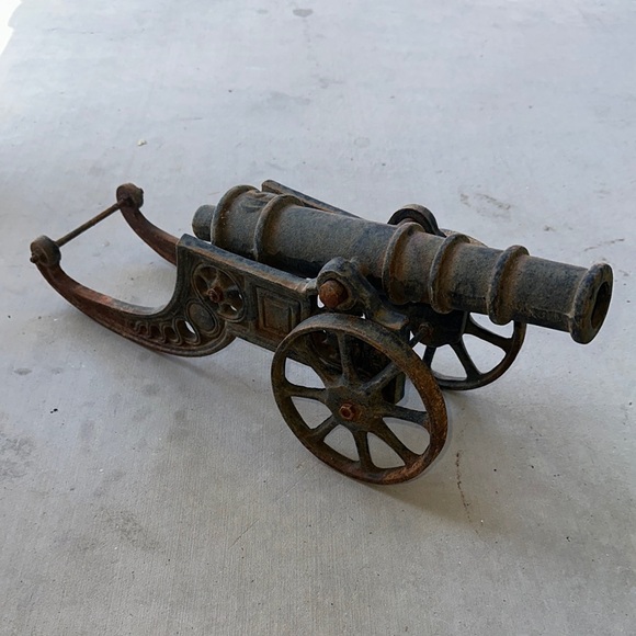 Vintage | Accents | Vintage Cast Iron Cannon Cannon And Wheels Move ...